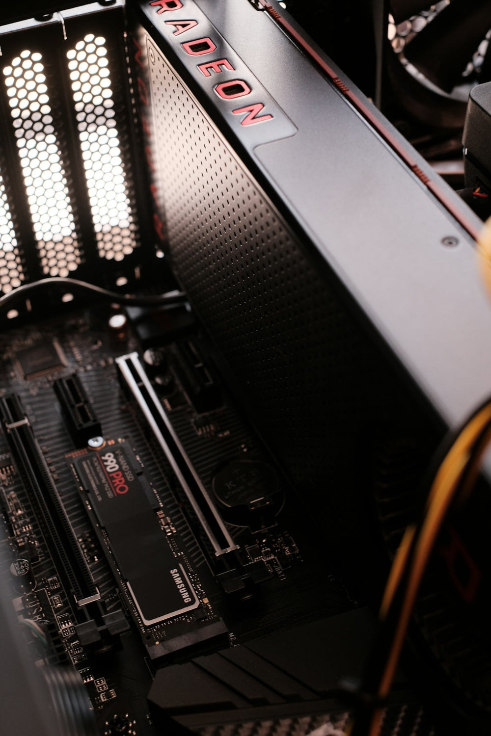 Exploring Efficient Storage Solutions for Dell Servers: Integrating the ...
